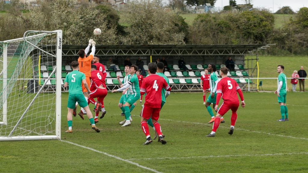 PHOTOS: Sutton Athletic v Whitstable Town – SCEFL